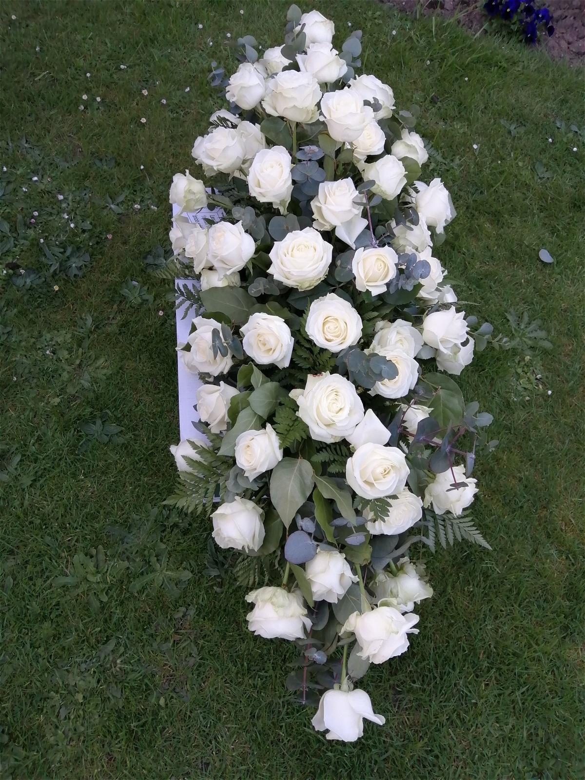 rose coffin spray - Funeral tributes | La Fleur