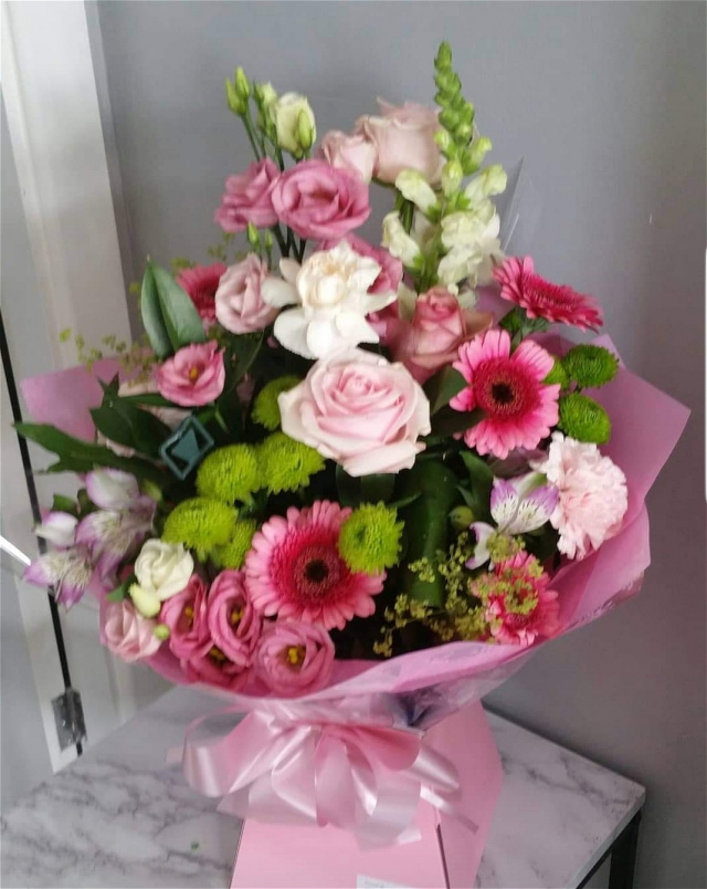 A Florist in Crewe Nantwich | Viola Fiore Florist | Same-Day Flower ...