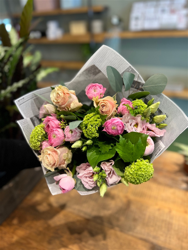 A Florist in Macclesfield Prestbury | Prestbury Flowers | Same-Day ...