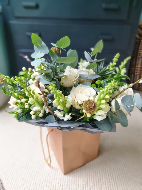 A Florist in Romsey Totton Salisbury | Dora Flora Flowers | Same-Day ...