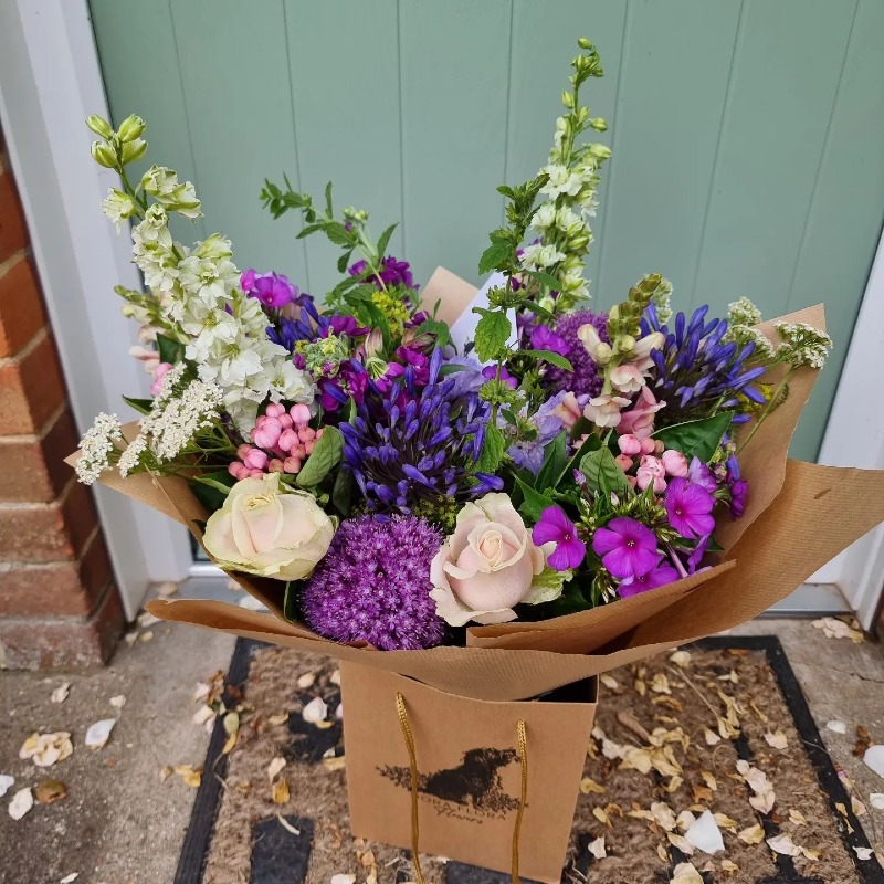 A Florist in Romsey Totton Salisbury | Dora Flora Flowers | Same-Day ...