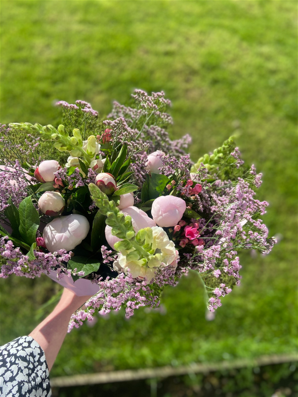 A Florist in Newport Caerleon Risca | Floral Belles | Same-Day Flower ...