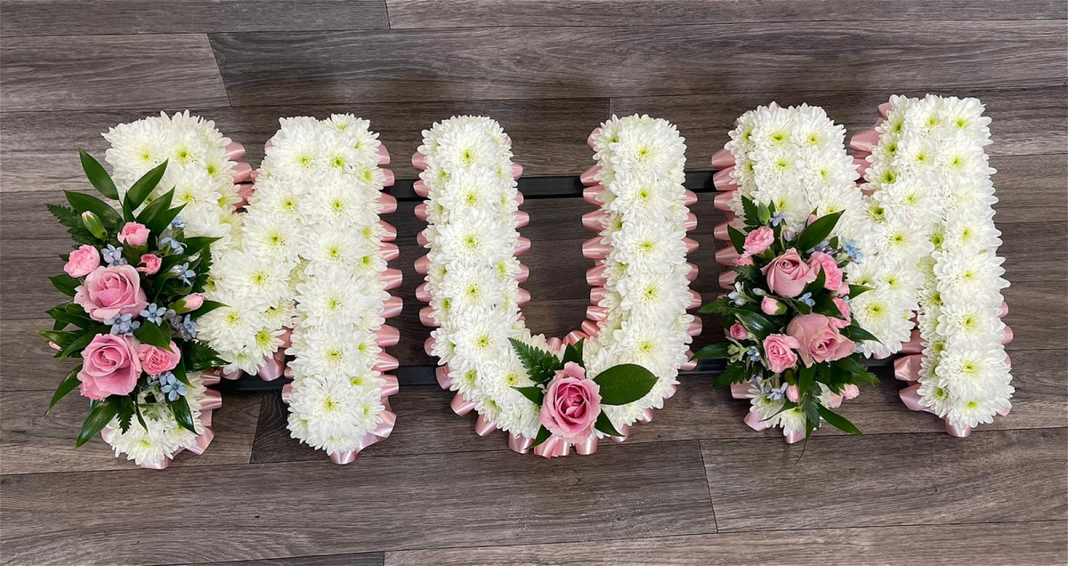 Mum Tribute - Funeral | Kirkley Florist